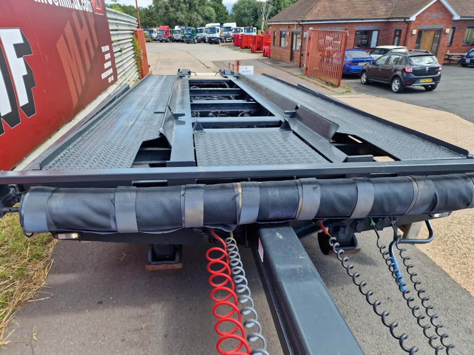 2015 C396570 Reload 24 Ton Gross Tri Axle Hook Loader Trailer | MHF